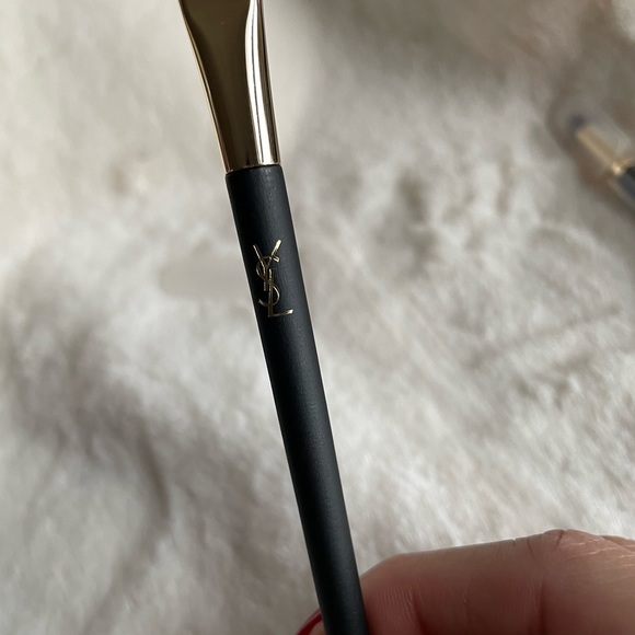 Yves Saint Laurent | Makeup | Ysl Concealer Brush N6 | Poshmark